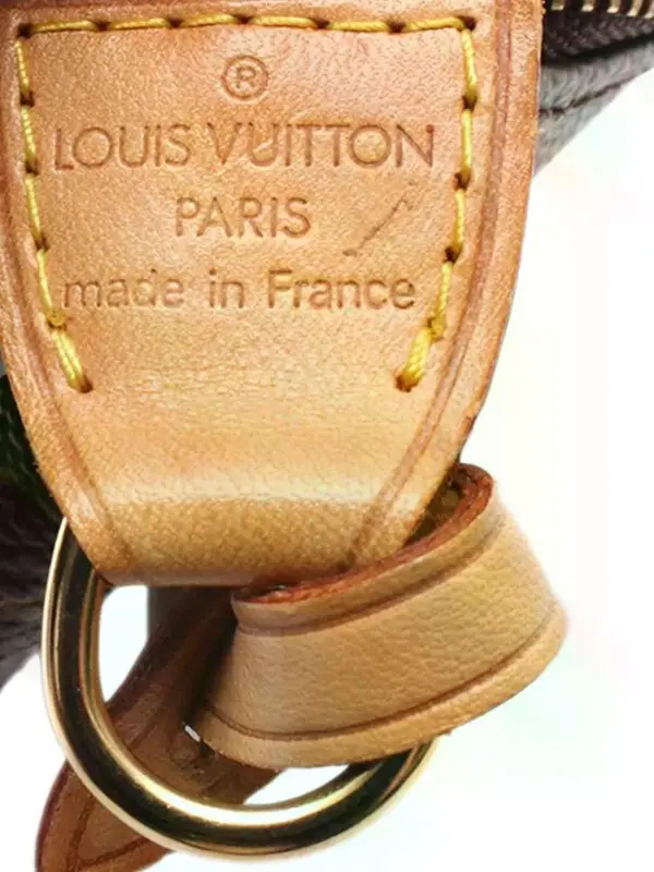 LOUIS VUITTON Pochette Accessories Shoulder Bag - Brown