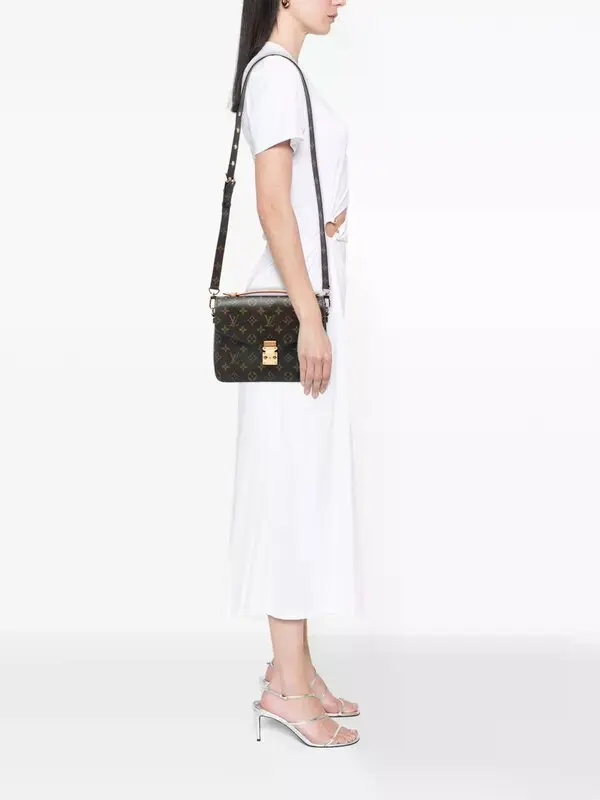 LOUIS VUITTON 2018 Monogram Pochette Metis Satchel