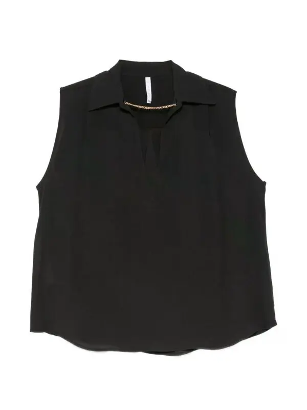 Imperial V-neck Sleeveless Top With Classic Collar And Box Pleat