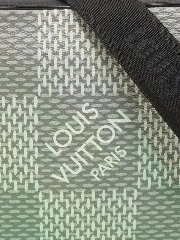 LOUIS VUITTON Trio Damier Graphite 3d Messenger Bag - Grey