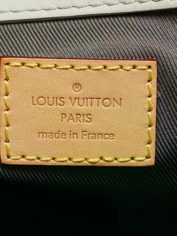 LOUIS VUITTON Keepall Bandoulière Damier Salt Luggage - White