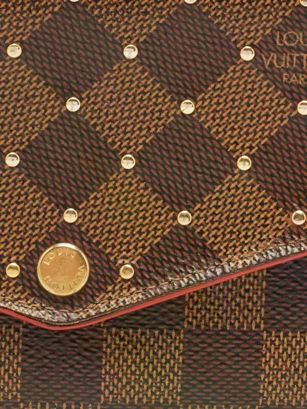 LOUIS VUITTON 2018 Studded Sarah Nm3 Wallet