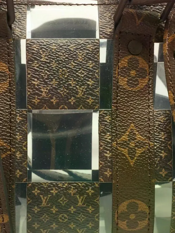 LOUIS VUITTON 25 Monogram Chess Keepall Bandoulière Tote Bag