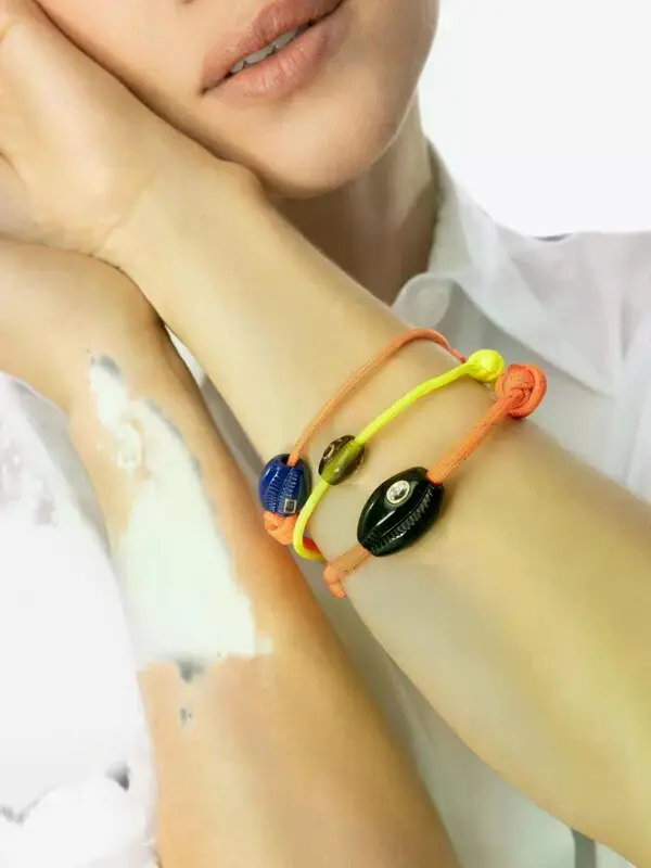 DEZSO Onyx Cowry Bead Bracelet - Orange