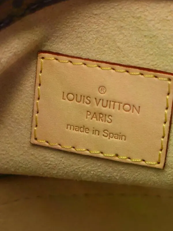 LOUIS VUITTON 2013 Monogram Artsy Mm Hobo Bag