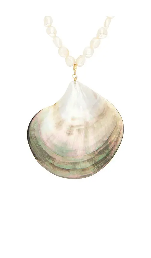 LOVERS AND FRIENDS Shell Pendant Necklace With Pearl Strand