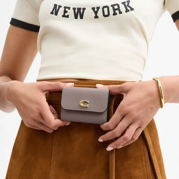 COACH OUTLET Essential Card Holder Wallet In Colorblock