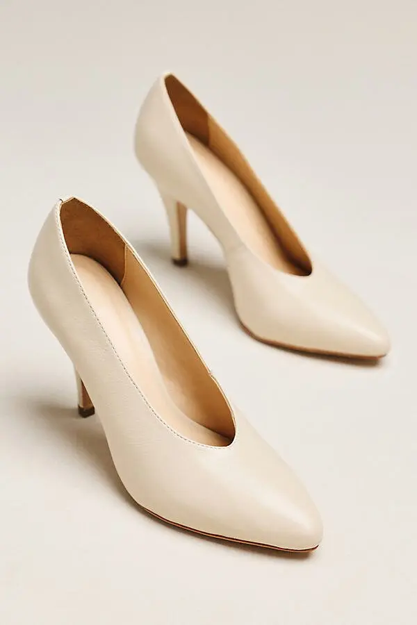 Maeve Classic Stiletto Pumps In Leather - Cream