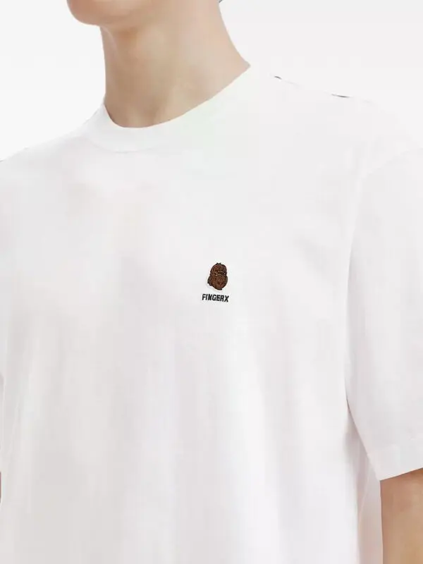 FINGERCROXX Logo-embroidered Patch-detail T-shirt - White