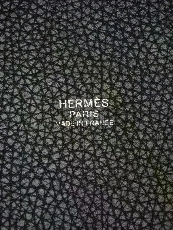 Hermès Clemence Picotin Lock 22 Handbag - Black