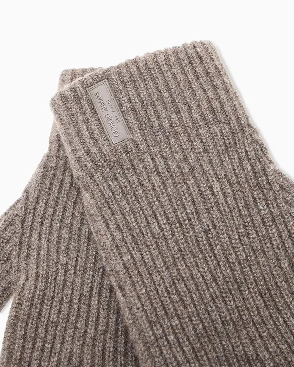 Giorgio Armani Ribbed Seamless Cashmere Gloves
