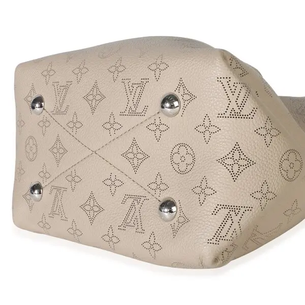 LOUIS VUITTON Galet Monogram Mahina Bella Hobo