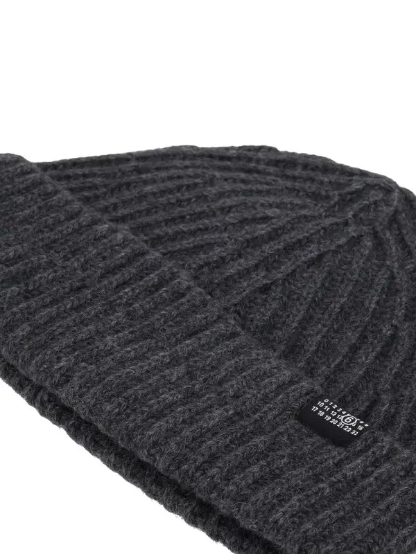 MAISON MARGIELA Ribbed Beanie