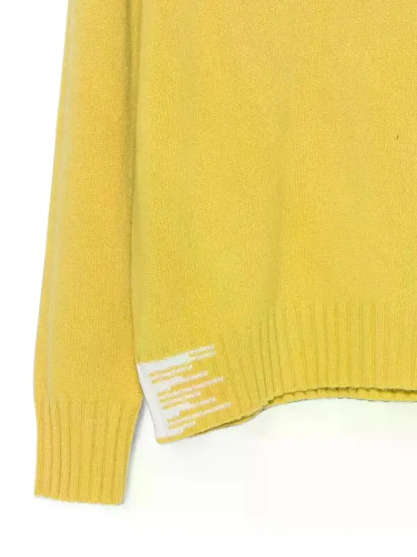 THE AMHANTE Logo Patch Crew Neck Sweater