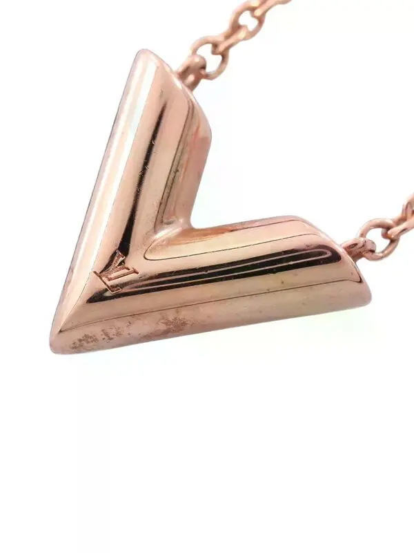 LOUIS VUITTON 2020 Rose Gold Plated Essential V Necklace Costume Necklace