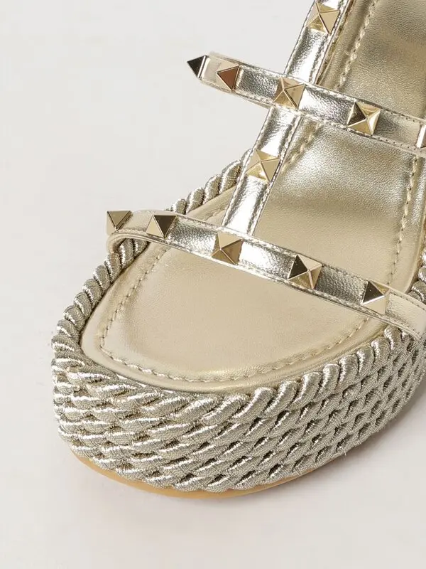 Valentino Garavani Rockstud Laminated Leather Wedge Sandals - Platinum