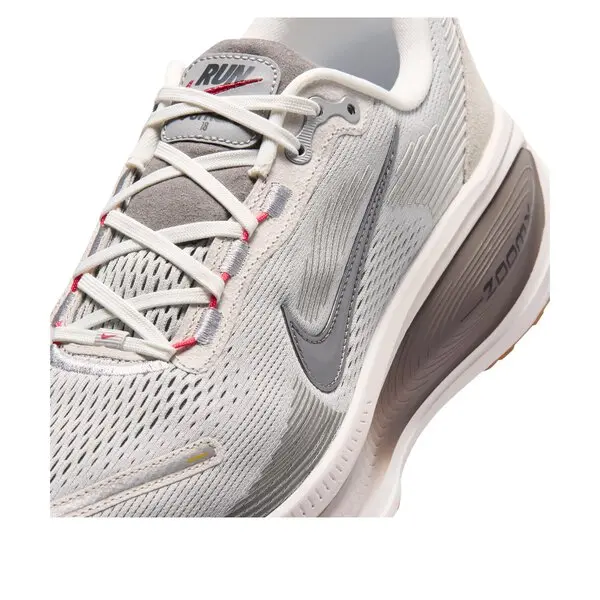 Nike Zoom Vomero 18 Sneakers