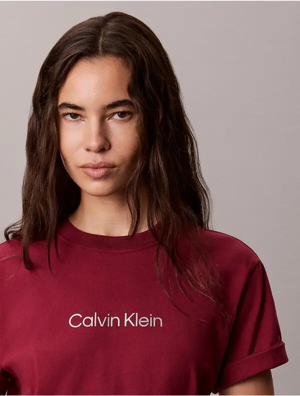 Calvin Klein Metallic Logo Boxy Tee - Rhododendron