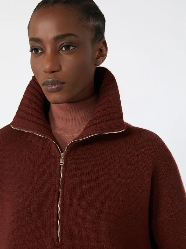 Max Mara Cashmere Yarn High-neck Sweater