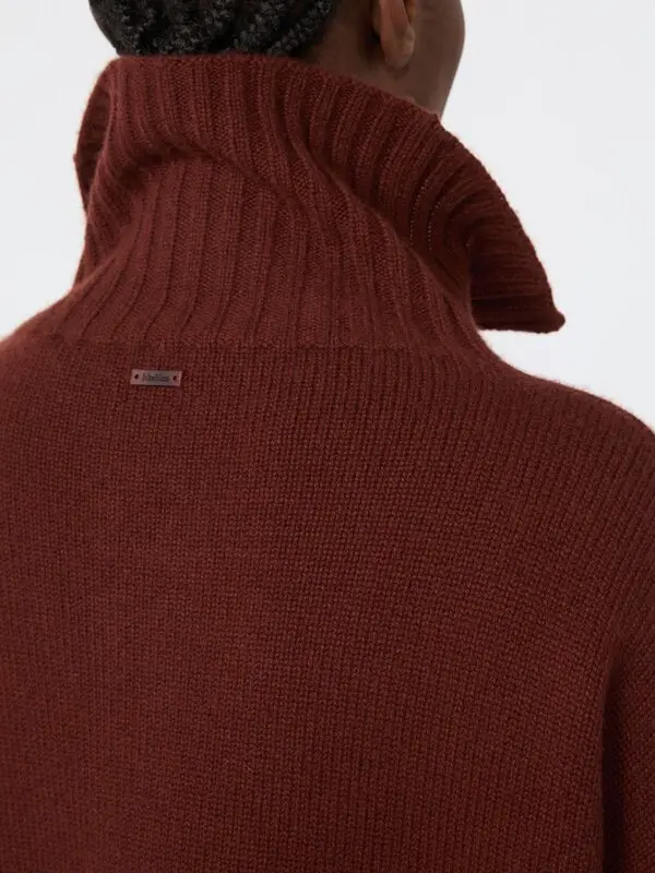 Max Mara Cashmere Yarn High-neck Sweater