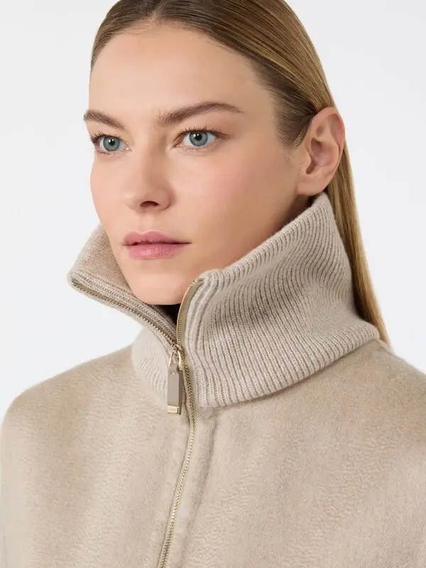 Max Mara Sleeveless Cashmere Cape With High Neck - Beige