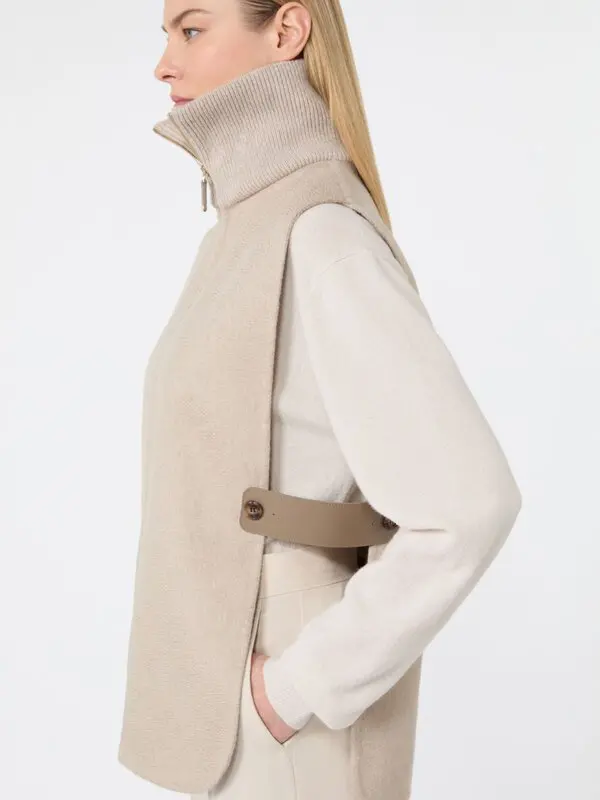 Max Mara Sleeveless Cashmere Cape With High Neck - Beige
