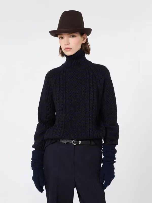 Max Mara Wool Yarn Turtleneck Aran Jumper