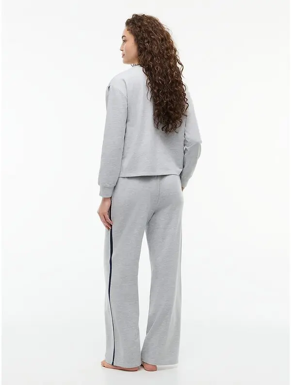 Tommy Hilfiger Cropped Pullover & Pant Sleep Set