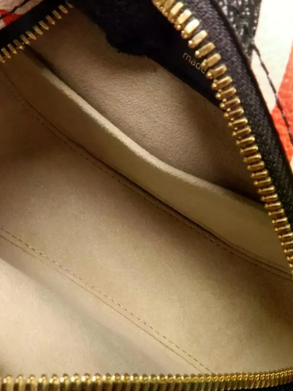 LOUIS VUITTON Boite Chapeau Souple Shoulder Bag