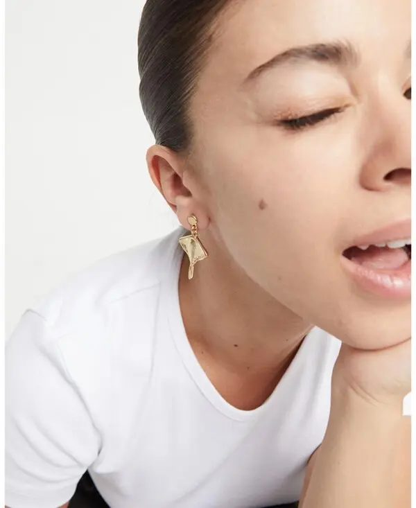 UNODE50 Short Earrings With Plating And Manta Ray Shape