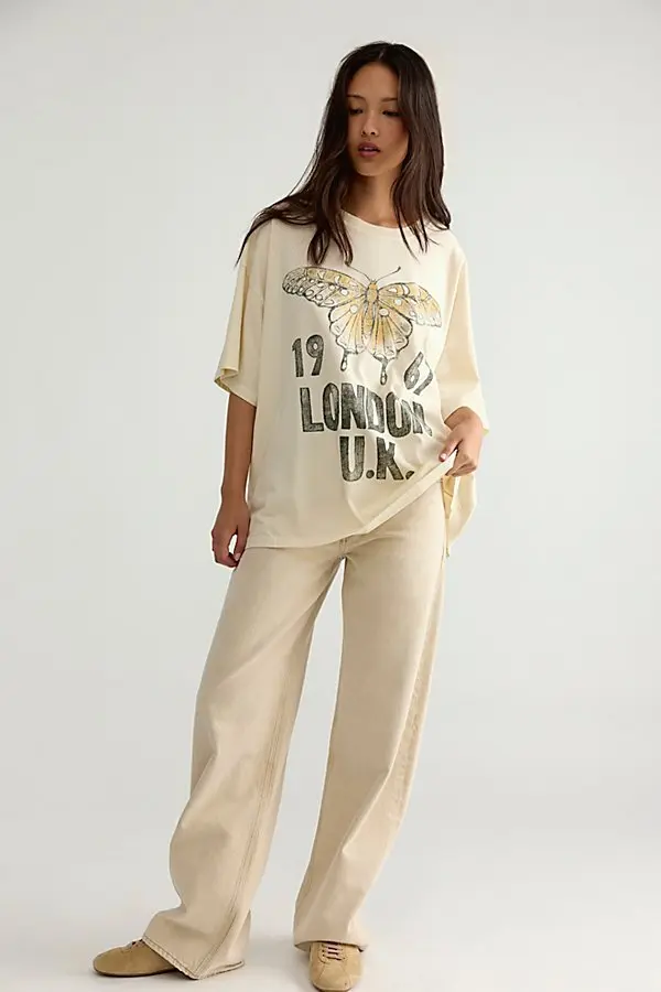 Daydreamer Fleetwood Mac London 1967 Oversized Tee - Vintage Tea