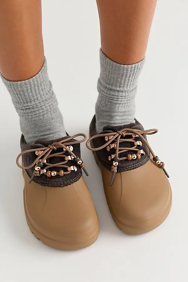 CROCS Axel Suede Mules - Shell/dark Cocoa