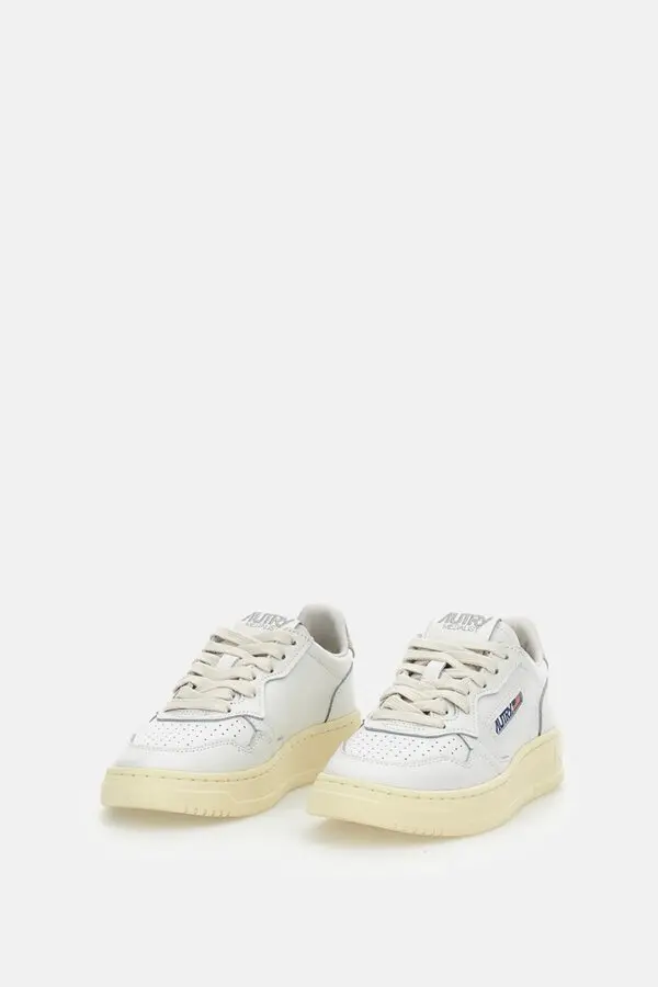 AUTRY Medalist Low Sneakers In Leather - White