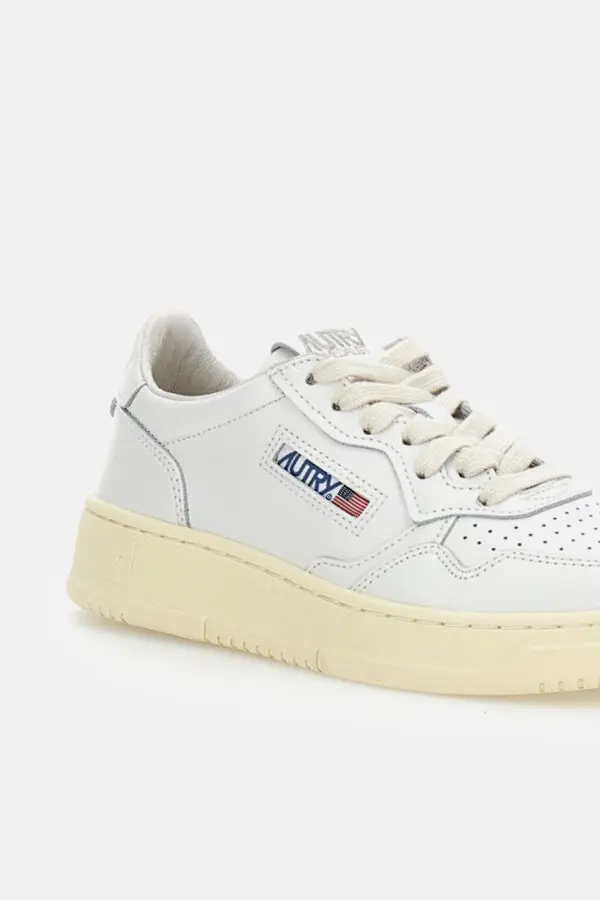 AUTRY Medalist Low Sneakers In Leather - White