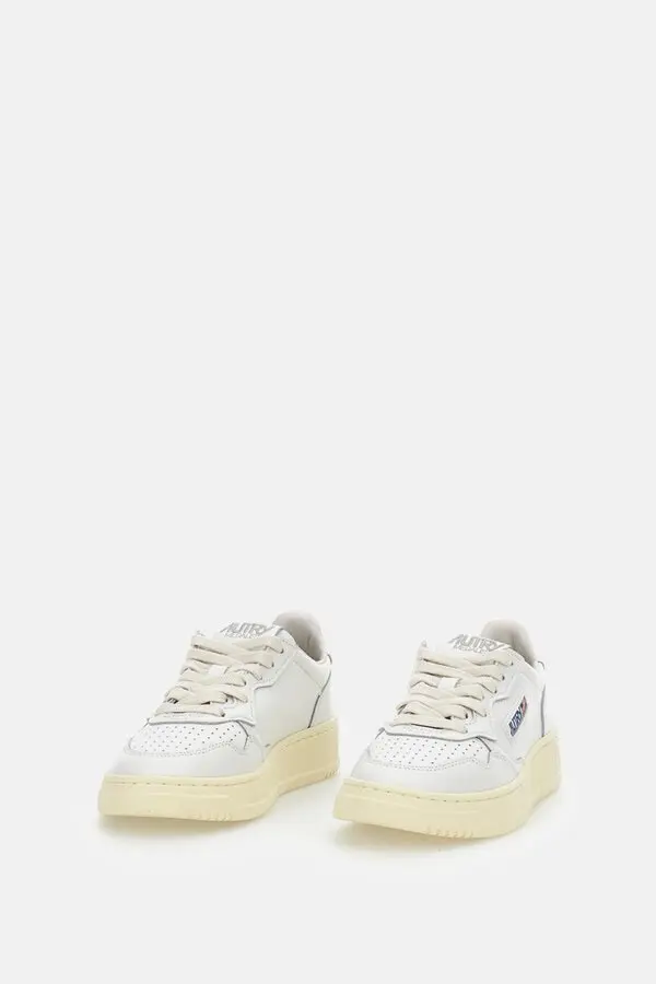 AUTRY Medalist Low Sneakers In Leather - White