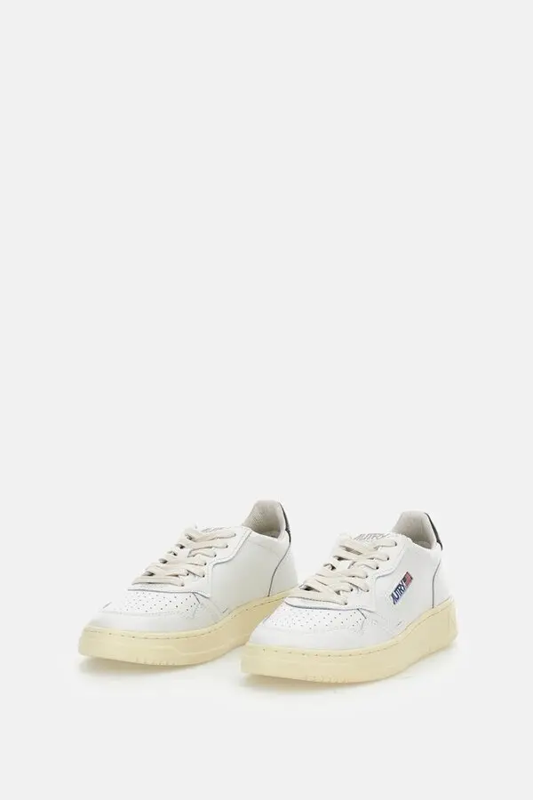 AUTRY Medalist Low Sneakers In Leather