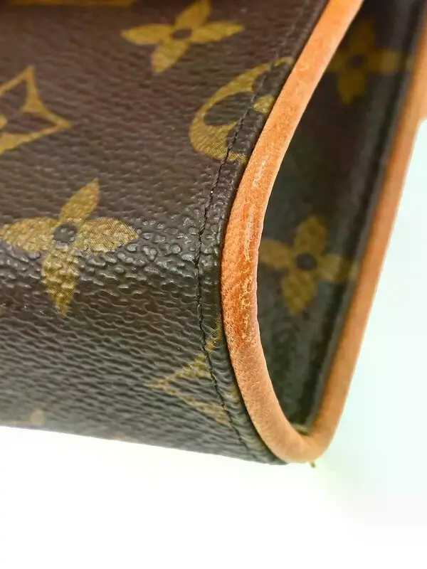LOUIS VUITTON 2003 Monogram Bum Bag