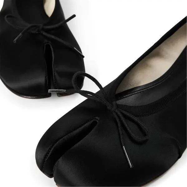 MAISON MARGIELA Tabi Logo Ballet Shoes