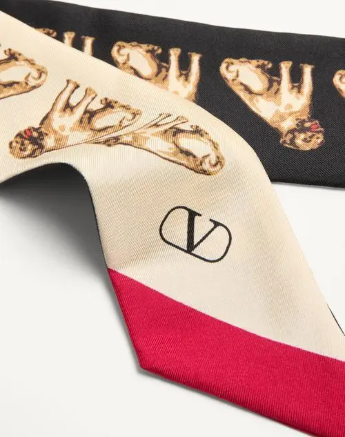 Valentino Garavani Petit Charles Vlogo Signature Scarf
