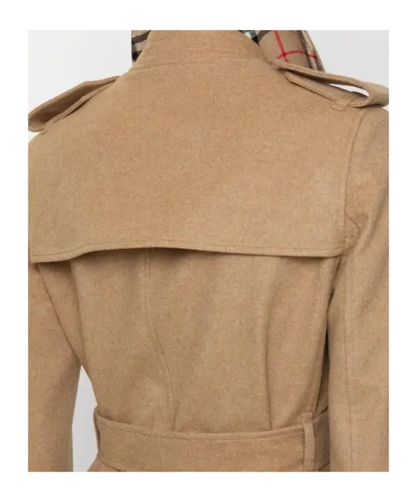 Burberry Collared Buckled Button-up Trench Coat