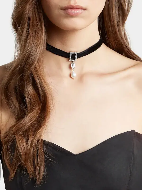 ROGER VIVIER Velvet Pearl Necklace