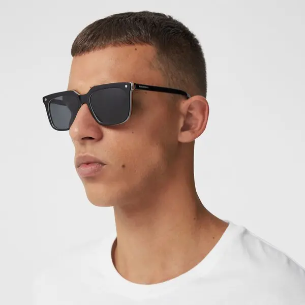 Burberry Icon Stripe Sunglasses