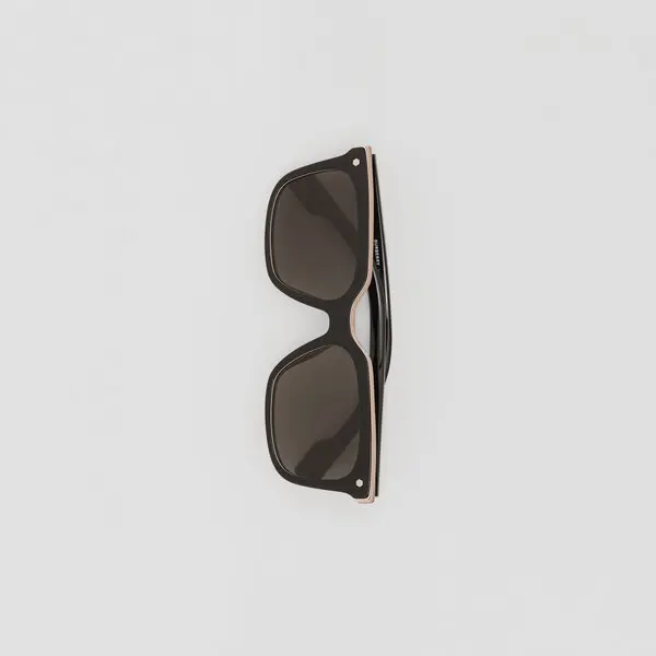 Burberry Icon Stripe Sunglasses