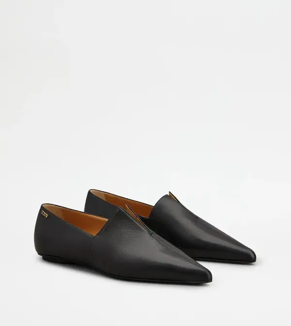 TOD'S Pointed Flat Ballerinas - Black