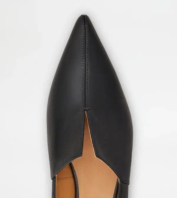 TOD'S Pointed Flat Ballerinas - Black