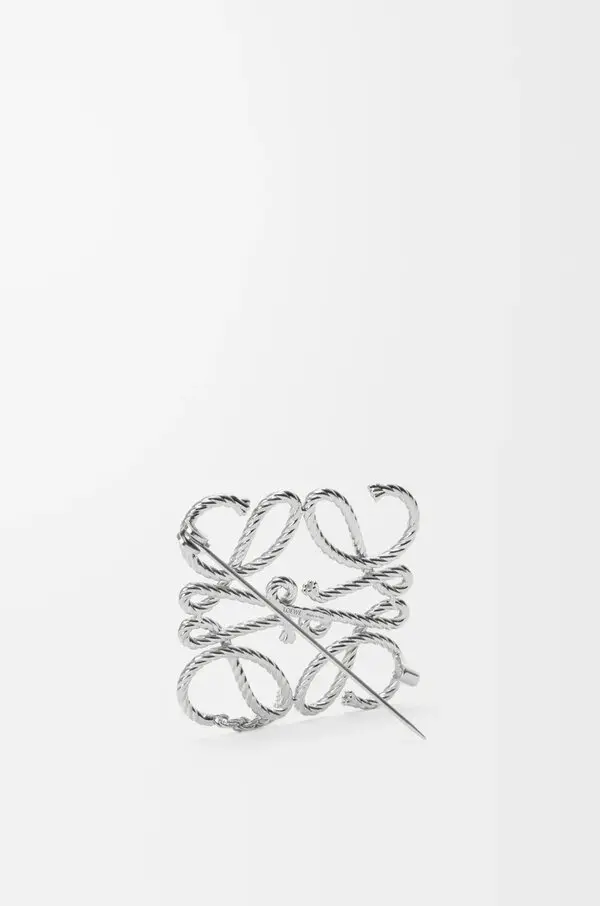 Loewe Broche Anagram