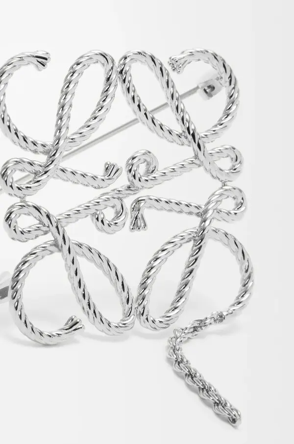 Loewe Broche Anagram
