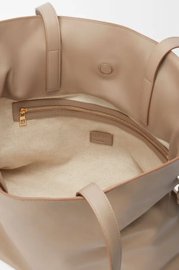 Loewe Flamenco Clutch In Nappa Calfskin - Sand