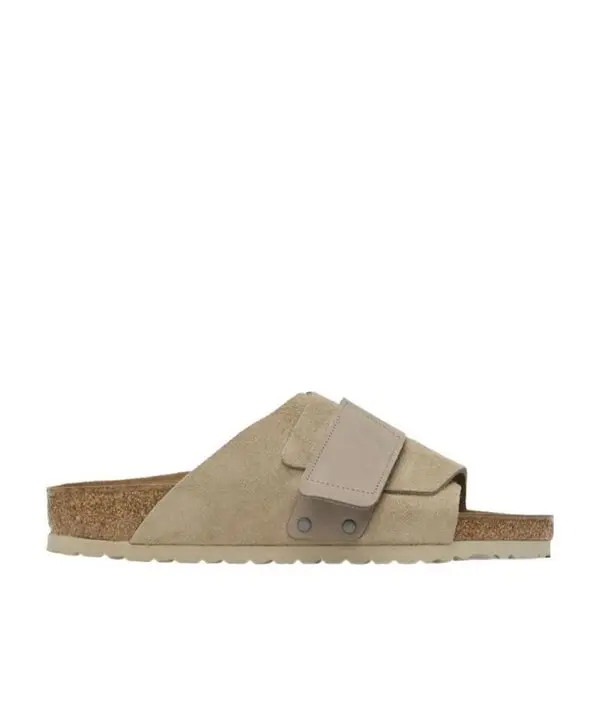 BIRKENSTOCK Logo Embossed Sandals - Nude