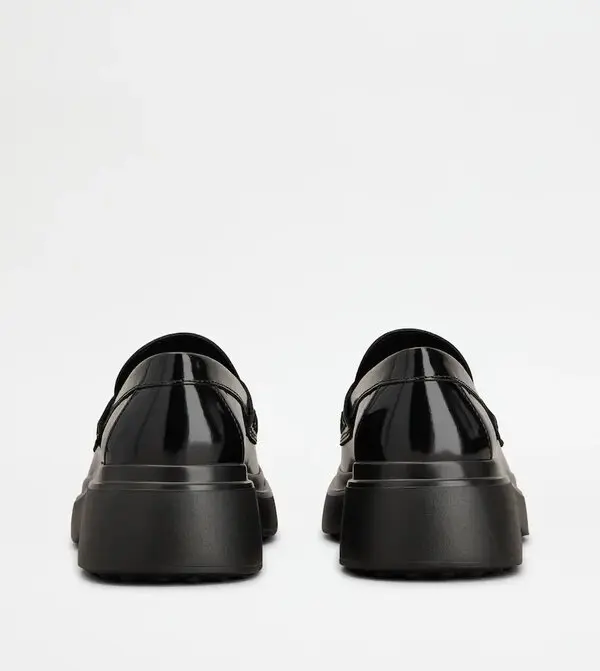 TOD'S Leather Loafers With Chain Detail